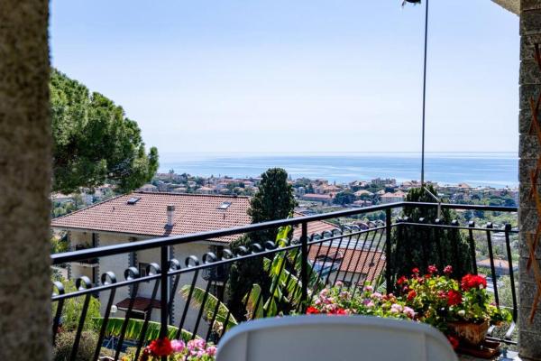 Seaview - Deluxe Apartment - Billiard - Pool In July And August - Ac In The Bedrooms - Vintimille