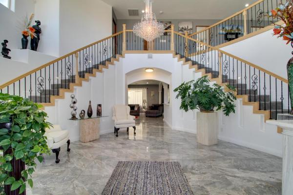 3 Mi To Rio Grande Albuquerque Home With Balcony - Albuquerque, NM