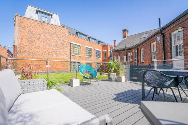 Chic City Centre Penthouse - Leicester