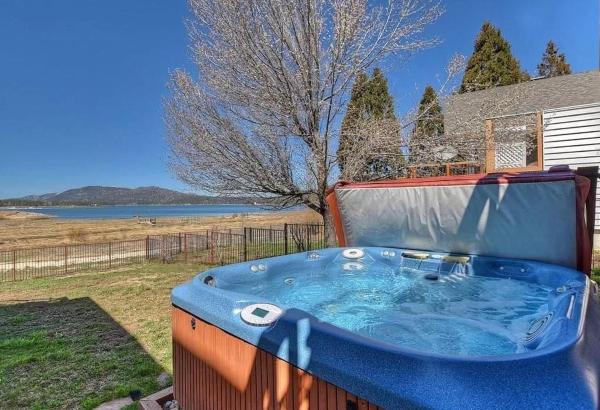 Grand Lakefront Escape - Gorgeous Lakefront Home With Hot Tub And Game Room! - Big Bear Lake, CA