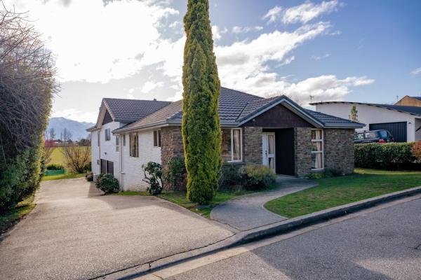 Scaife Place Lodge - Wanaka Holiday Home - Wanaka