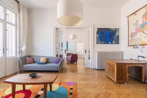 Sunny, Airy, Artsy & Authentic Loft With Balcony - Budapest