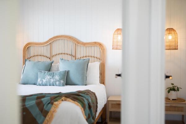 Sanbis Cabin - Hidden Boutique Retreat, Sea Views - Adelaide