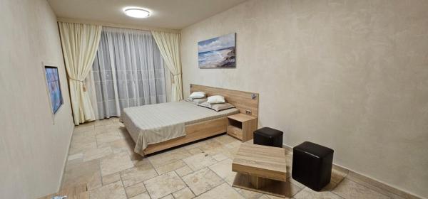 Jxn Kr Studio - Topola