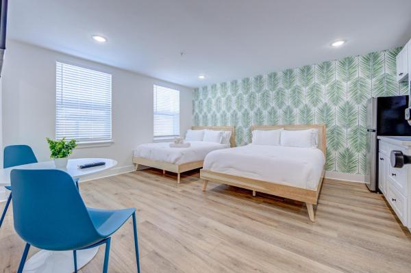 Beach House Paradise Studio Apartment 2 Beds - Tiki Island, TX