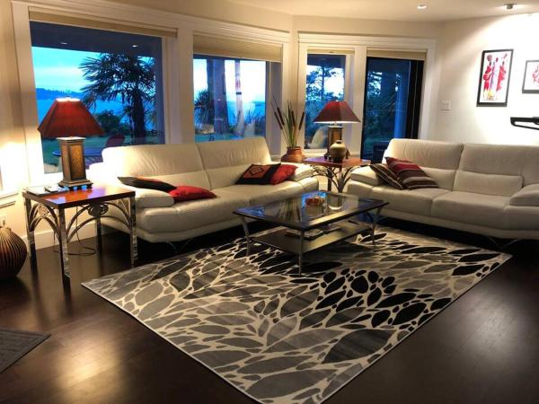 Saanichton Waterfront 2br Suite With Superb Views - North Saanich