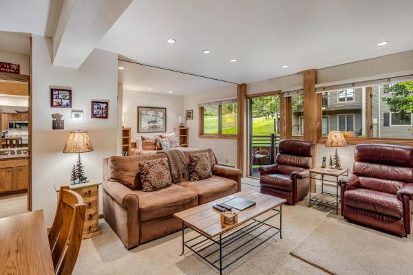 Laurelwood Condominiums 403 - Aspen