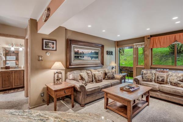 Laurelwood Condominiums 401 - Snowmass, CO