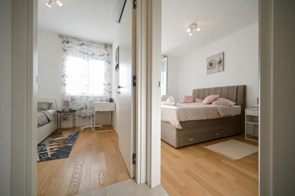 Apartment Lovre - Sea View And Private Parking - Zadar