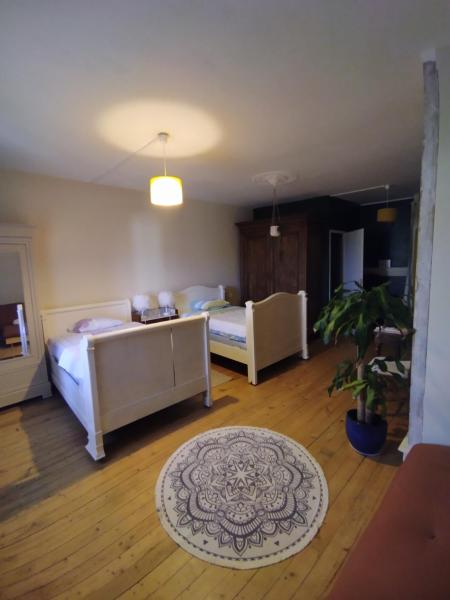 Charmante Chambre Dans Village Jurassien - Lons-le-Saunier