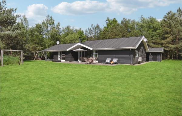 Stunning Home In Jerup With Kitchen - Denmark
