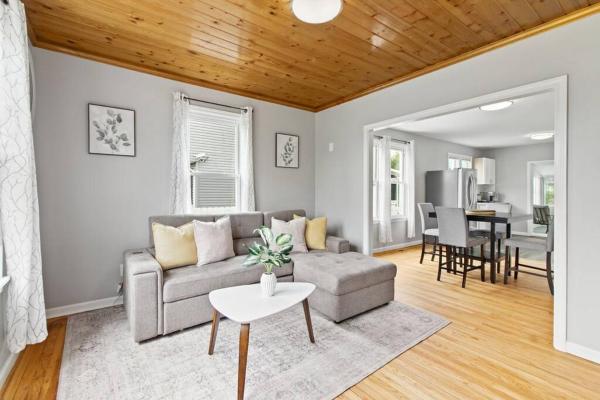 Stylish, Relaxing & Comfy 3 Bdr Home - Farmington, CT