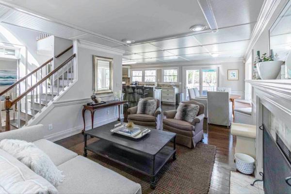 Hamptons Retreat: Near Beaches, Restaurants, Wineries - Palmer Vineyards, Riverhead
