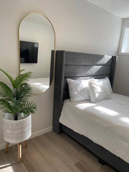 Tastefully Furnished One Bedroom Suite - Calgary