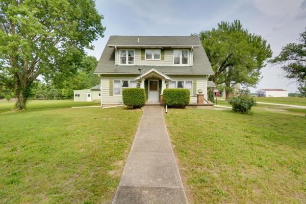 Pet-friendly Home Patio And Yard In Sheldon - Bushwacker Lake