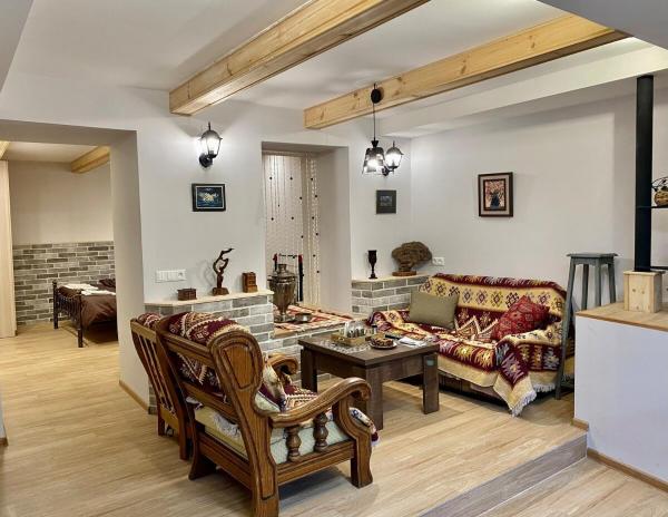 Cozy Apartment In The Center Of Tbilisi - Tbilisi