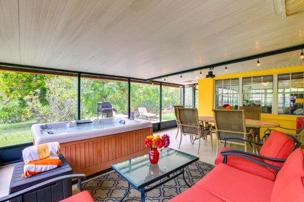 North Port Garden Home Florida Room, Lanai! - Venice, FL