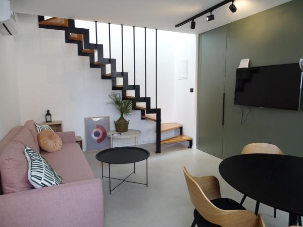 Modern Small House With A Terrace - Salona