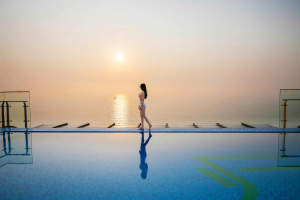 Maximilan Danang Beach Hotel - Da Nang