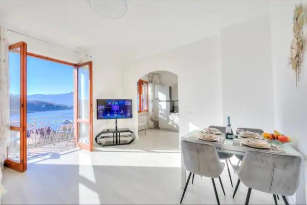 Apartment With View Lake Maggiore/laveno Mombello - Brenta