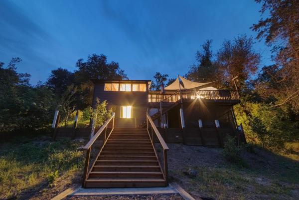 Rivers Breeze Relaxing Riverside Cabin With Private Suite Kayaks - Healdsburg, CA