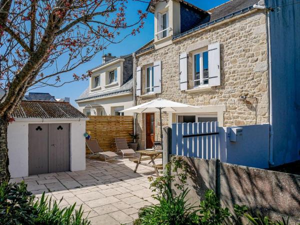 Maison De Charme à ÉTel Avec Terrasse, Jardin Clos, Proche Port Et Commerces, 4 Pers. - Fr-1-479-83 - Étel