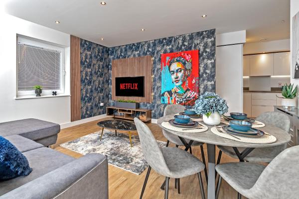 Luxury Airport Suite, Free Parking, Fantastic Location, Close To Airport, Train Station And Town Centre - Harpenden