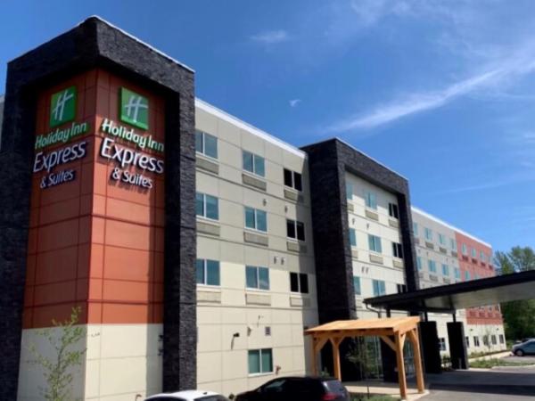 Holiday Inn Express & Suites - Courtenay - Comox By Ihg - Cumberland, BC, Canada