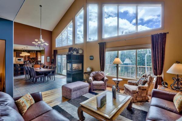 Soleil Chalet By Bear Country - Sun Peaks