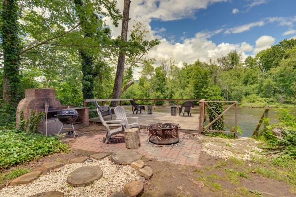 Family-friendly Riverhouse Fishing And Hot Tub - Biltmore, TN