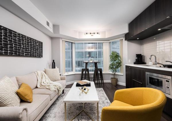 One Of Toronto S Finest 1br Condo With A Wfh Setup - Toronto