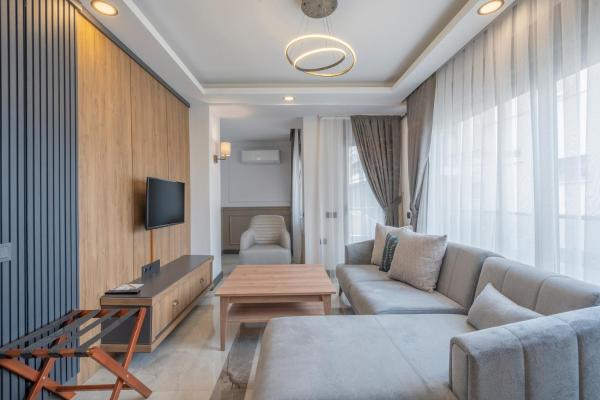Quality Gold Suite Hotel - Lara Beach