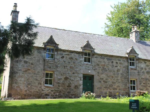 South Mains Cottage - Craigievar Castle - Aboyne