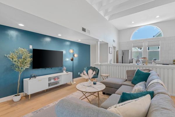 Peaceful Phoenix Getaway - Central Location, Family-friendly & Pool Table! - Phoenix, AZ