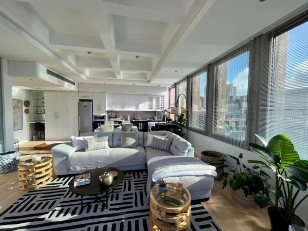 #1306 Cartwright - African Dream - Camps Bay