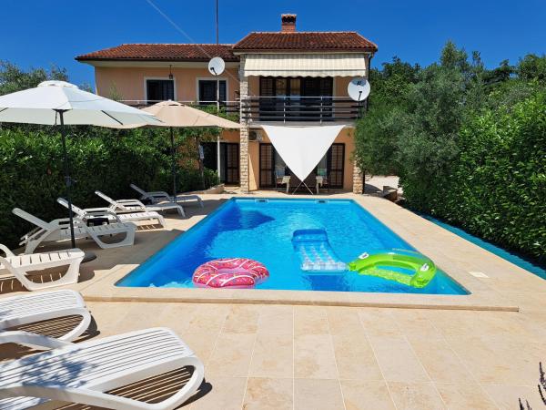 Big Pool Apartment In Pula - Pula