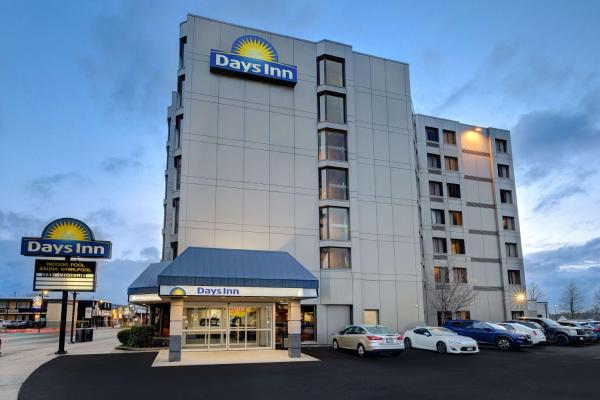 Days Inn By Wyndham Niagara Falls Near The Falls - Niagara Falls, NY