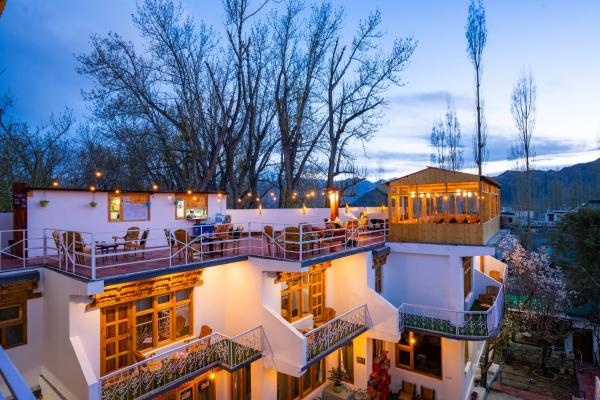 Rainbow Hostelier - Leh