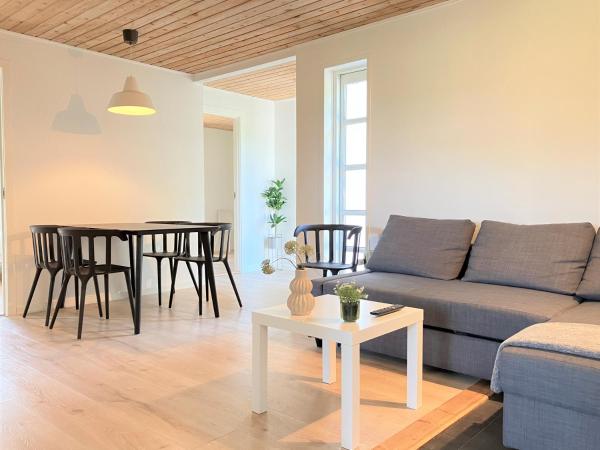 Five-bedroom House Located In Børkop - Dania
