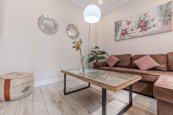 Apartamentos Recaredo 7, ÁTicos Con Terraza - Sevilla, España