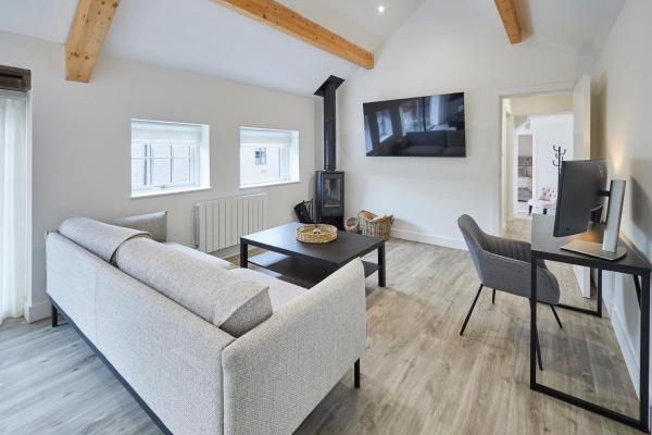 Host & Stay - The Hay Loft - Wakefield