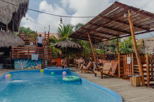 El Zoo Hostel, Bar & Pool - Caribbean