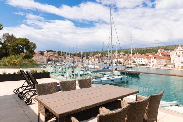 Apartment Aci Marina Milna Brač - Milna