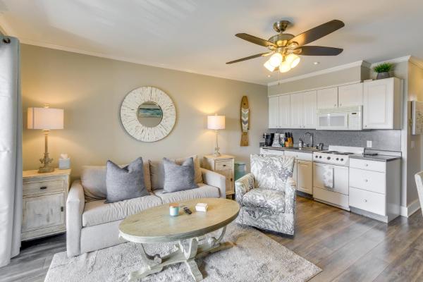 Steps To Beach! Top-floor Condo In Hilton Head - South Carolina