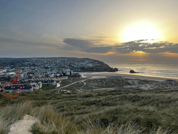 Direct Beach Access! Top Floor Apartment Perranporth - St Agnes
