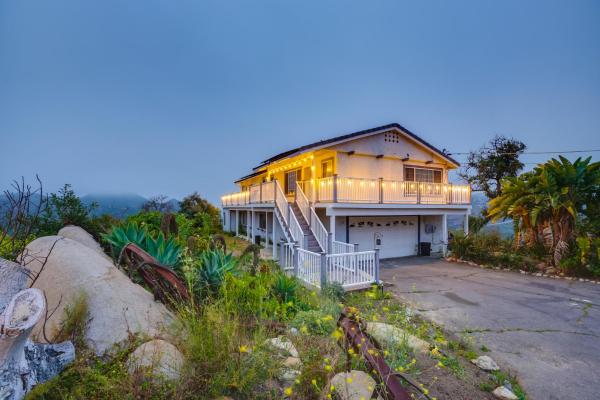 Escondido Hilltop Home With Deck And Views! - 埃斯孔迪多