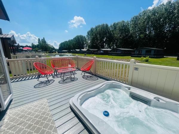Tarn Lodge With Hot Tub - Pocklington