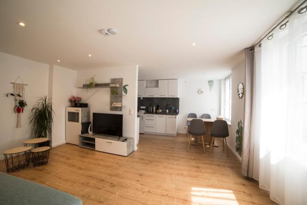 Schöne Ferienwohnung 54 M², Zentrumsnah, Kingbett - Erfurt