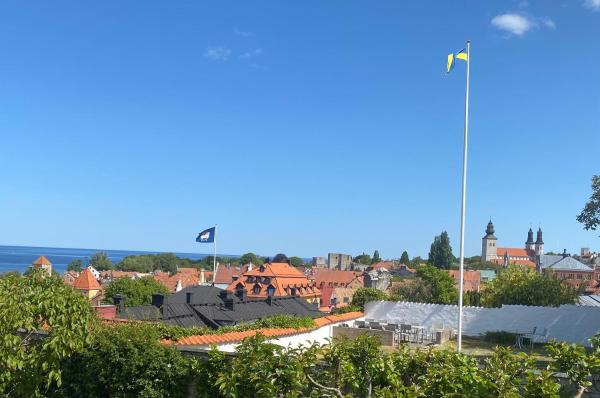 Trerummare Med Havsutsikt I Visby Innerstad - Visby