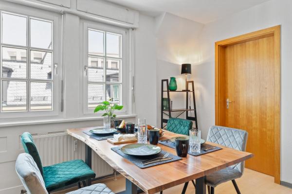 Krone - Es Bhf - 2zi & 90m2 & 6xprs - Balkon - 65"tv & Netflix - Stuttgart